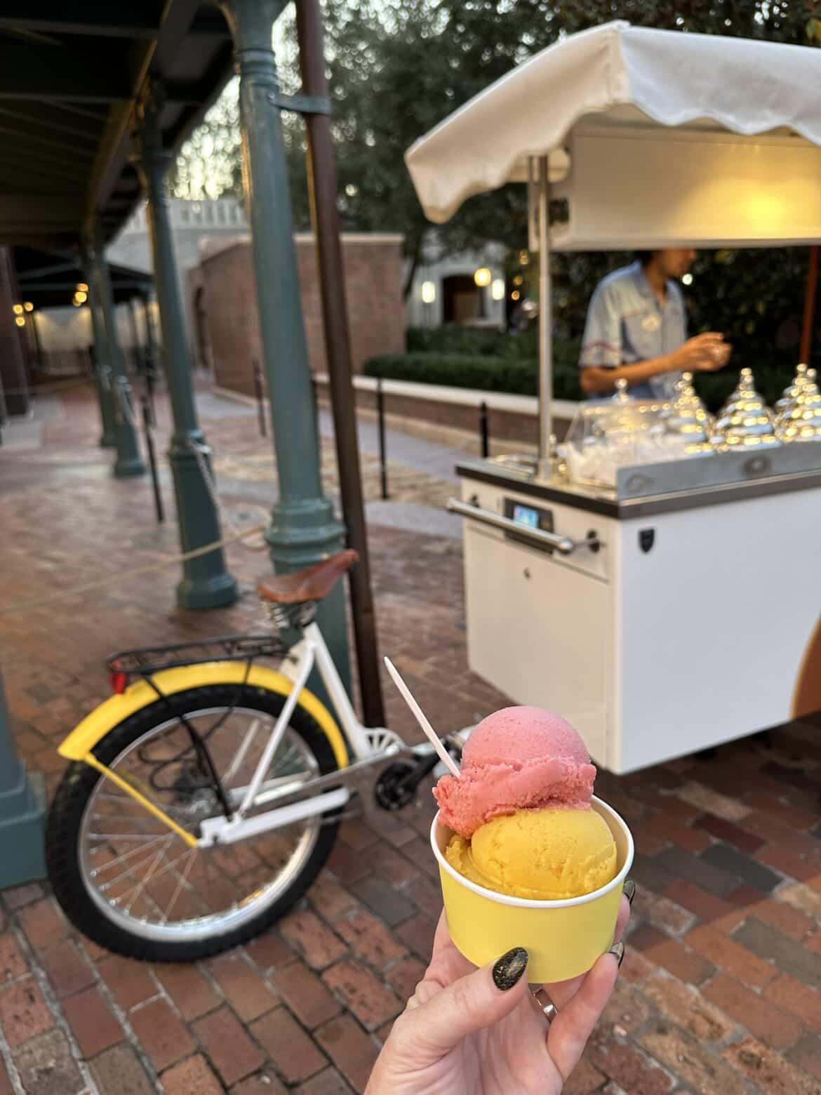 Gelato Stand in Grand Avenue (Muppet Courtyard) at Disney's Hollywood ...